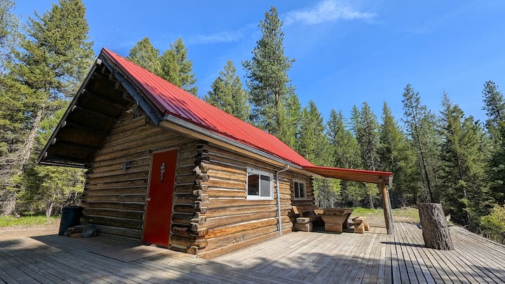 Homesteaded Log Cabin With Convenient Creek Access - Libby, MT