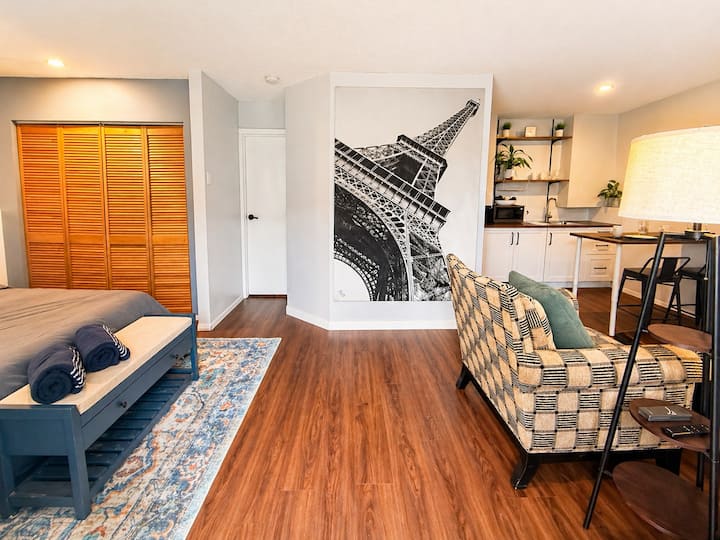 Modern & Cozy Private Suite | Quiet Comfy Stay - Canada