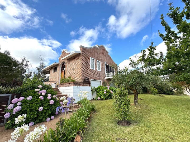 Casa En Punta Del Este Con Piscina Climatizada. - Uruguay