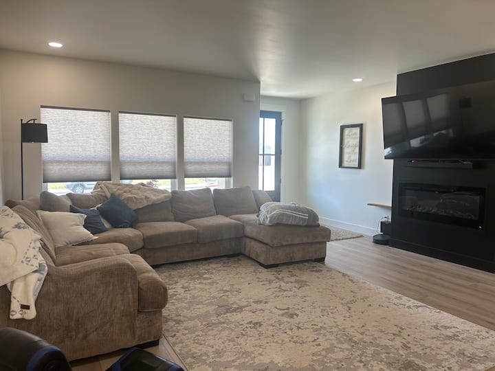 The Coop | New Modern 4br Near Everything - Rupert, ID