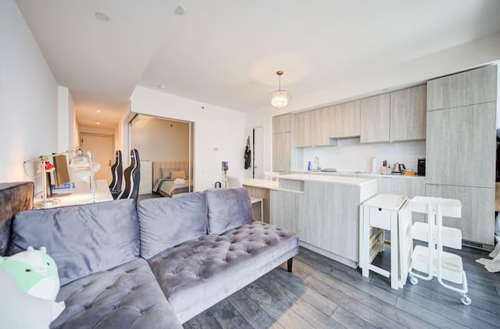Central Location W Free Parking Downtown Core - Markham