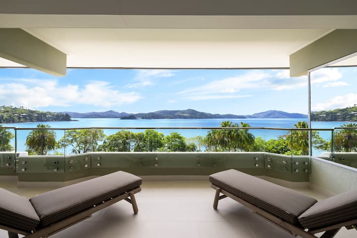 Enjoy The Stunning Renovation With 2 Bed/ 2 Bath - Hamilton Island