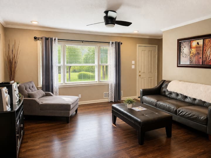 Stylish Kc Retreat W/ Garage + Private Fenced Yard - Kansas City