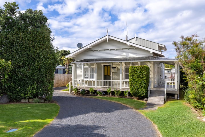 Cosy Bungalow - Mins Walk To Township - Raglan