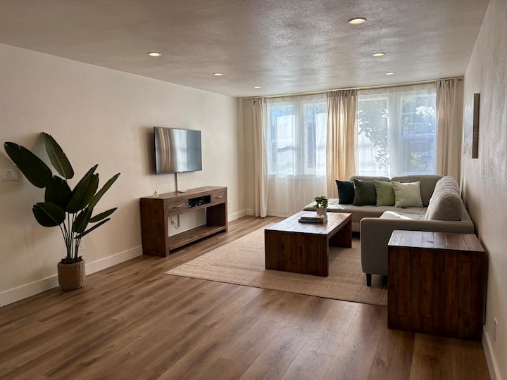 Walk Downtown+beach • King Beds • Family-friendly - Alameda