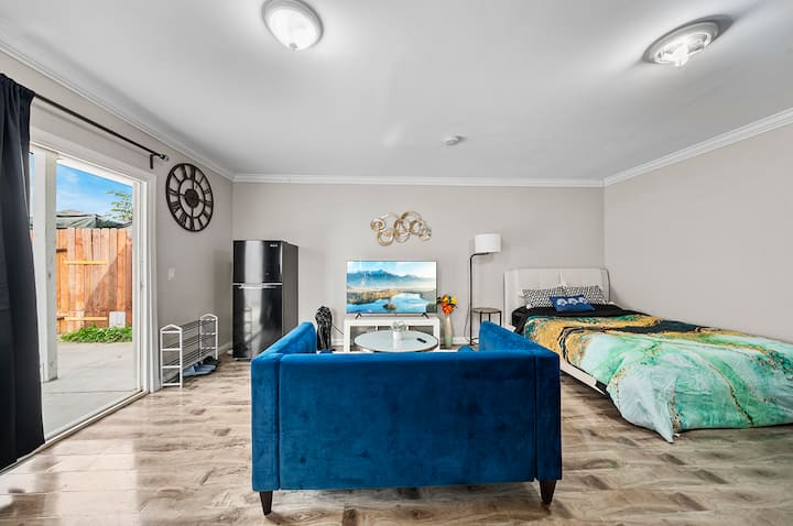 Single Detached Back Unit In Baldwin Park - Azusa, CA