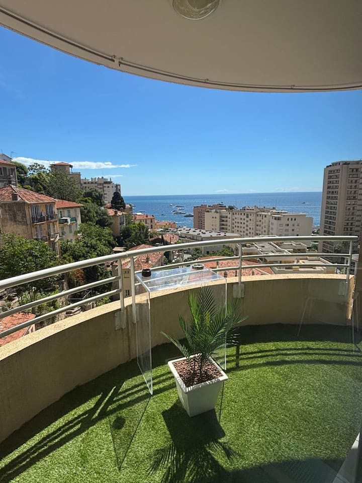 Apartment In Beausoleil - La Turbie