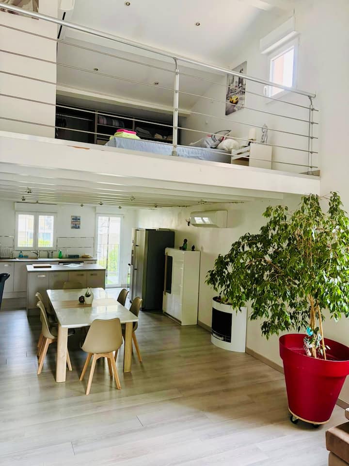 Grand Loft Lumineux Avec Mezzanine - Mandelieu-La Napoule
