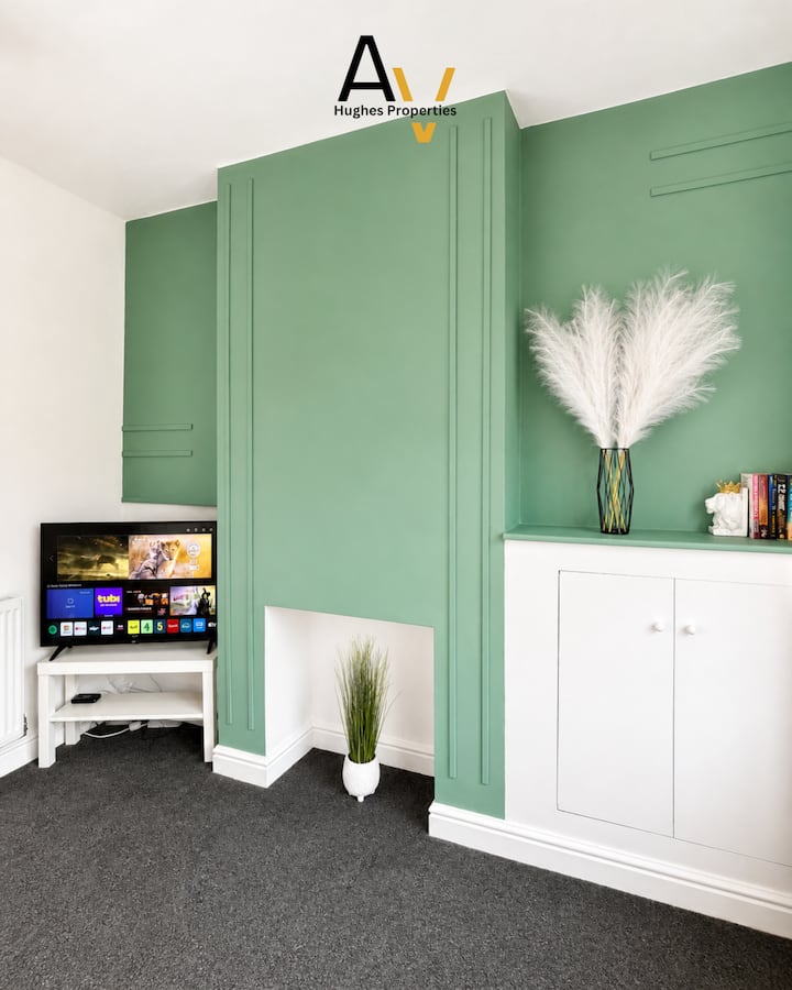House In Cheshire | 2-bed & Parking - Nantwich