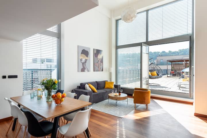 Stylish Penthouse With A Large ТErrace | Prague - Prague
