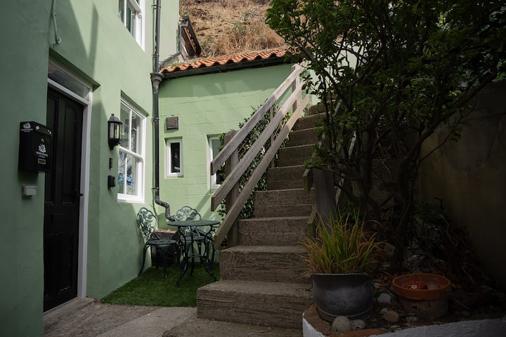 Heart Stone Cottage, Cosy Staithes Seaside Stay - Staithes