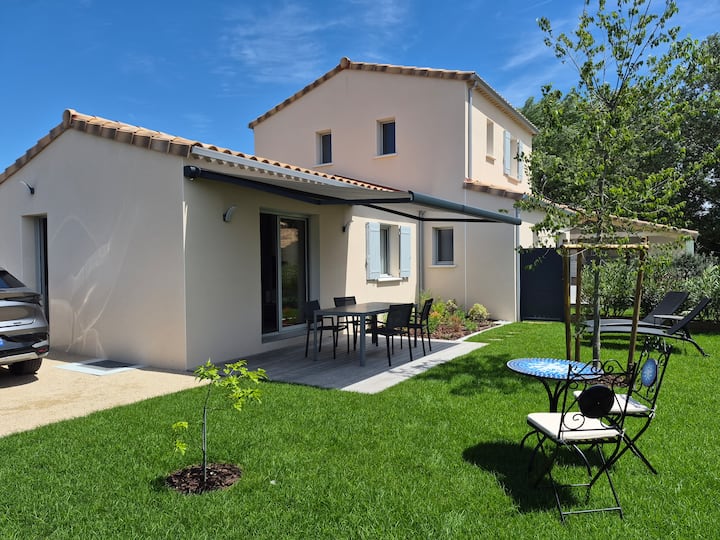 Maison Climatisée Avec Extérieur Prés Mont Ventoux - Mazan