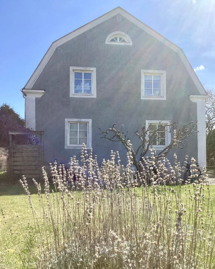 Blå Huset I Norrköping - Central 3:a Med Trädgård - Åby