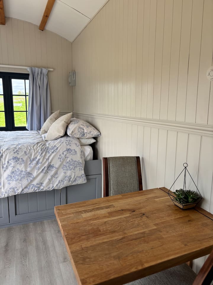 Melody - Shepherd's Hut - Castleton