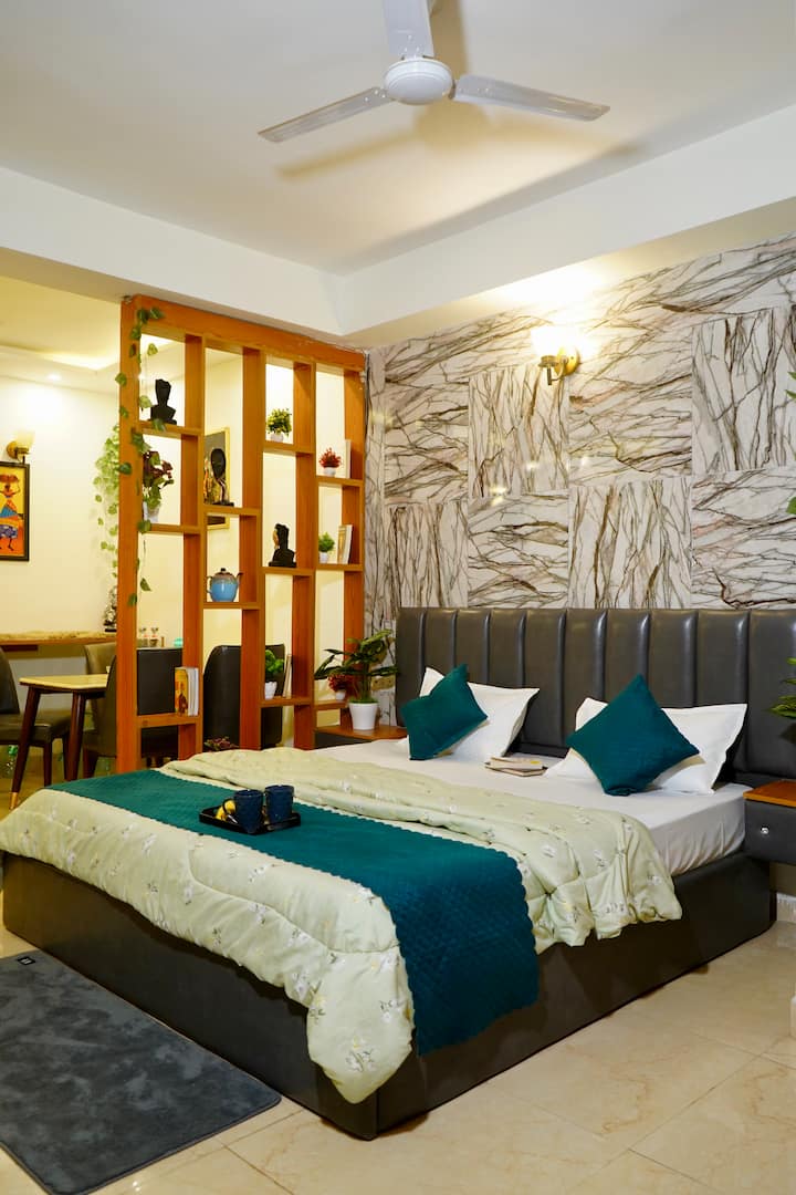 Vrinda Vibes Stay | Next To Iskcon And Prem Mandir - Vrindavan
