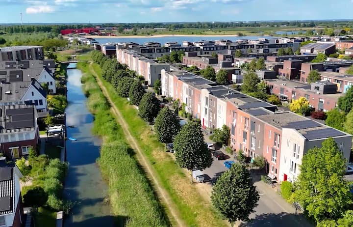 Rustige Gezinswoning Met Tuin In Dorp Bij Nijmegen - Nijmegen