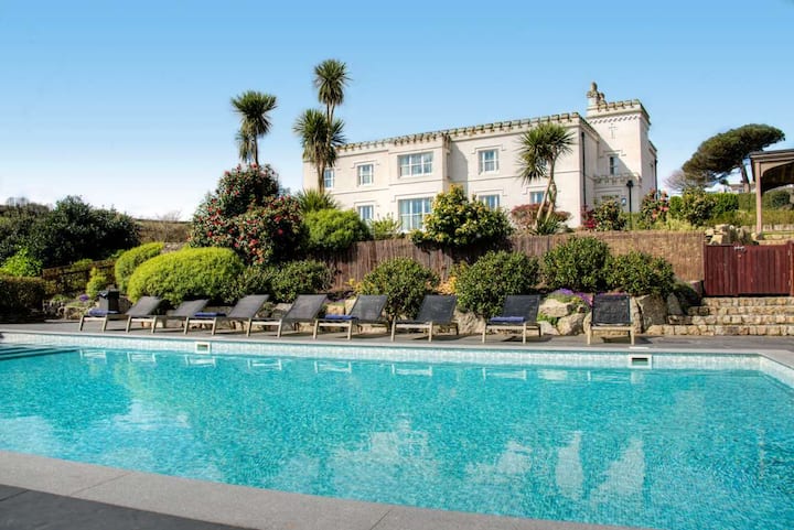 Breath-taking Estate With Pool, Tennis Court & Sea - Cornouailles