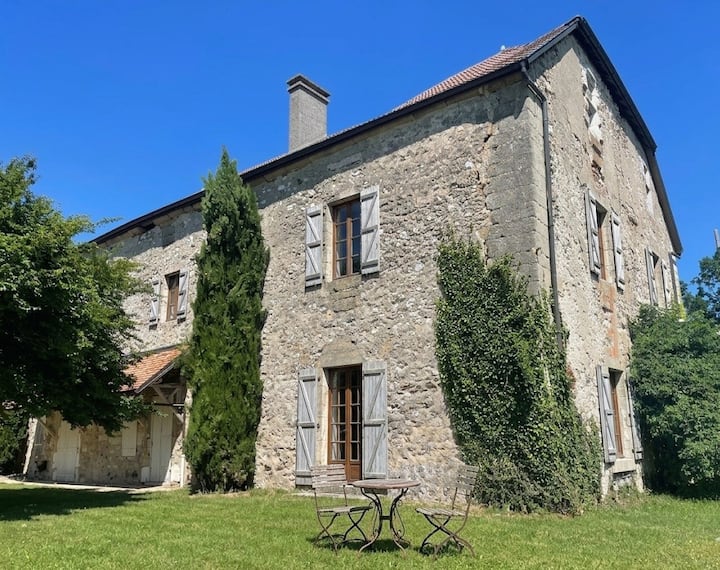 Le Château De Savigny Demeure Médiévale De Charme - Confort