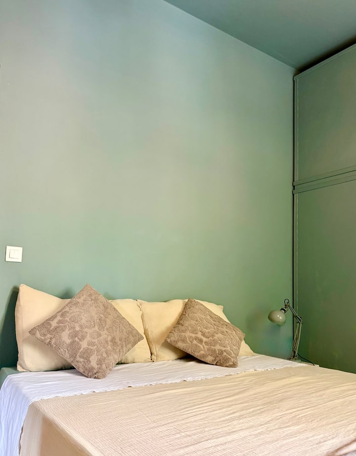Private Room Terrace Parking City Center - Modena