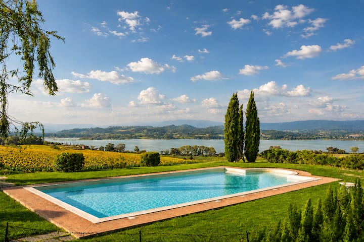 House With Lakeview Between Tuscany And Umbria - Umbria