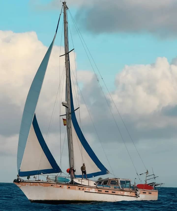 Sailing Divine Grace - Portimão