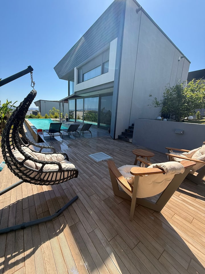 Modern Loft & Sonsuz Manzara: Premium Deneyim - Çeşme