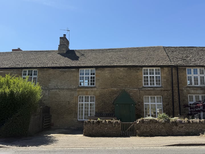 Charming Two Bedroom Cottage In Chipping Norton - Chipping Norton