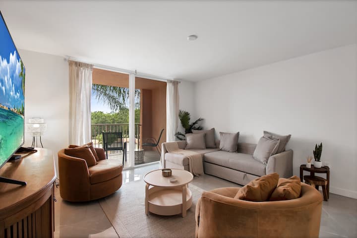 Modern & Stylish Renovated Apartment In Aventura - Aventura, FL