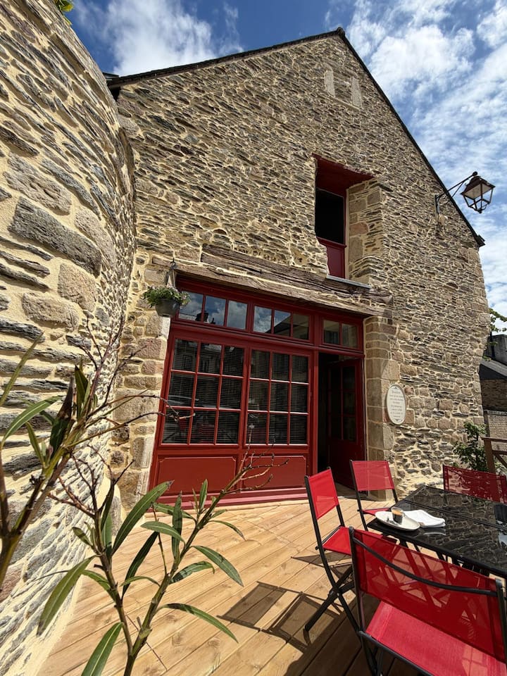 Ancienne Chapelle Rénovée Au Cœur De Josselin - Josselin