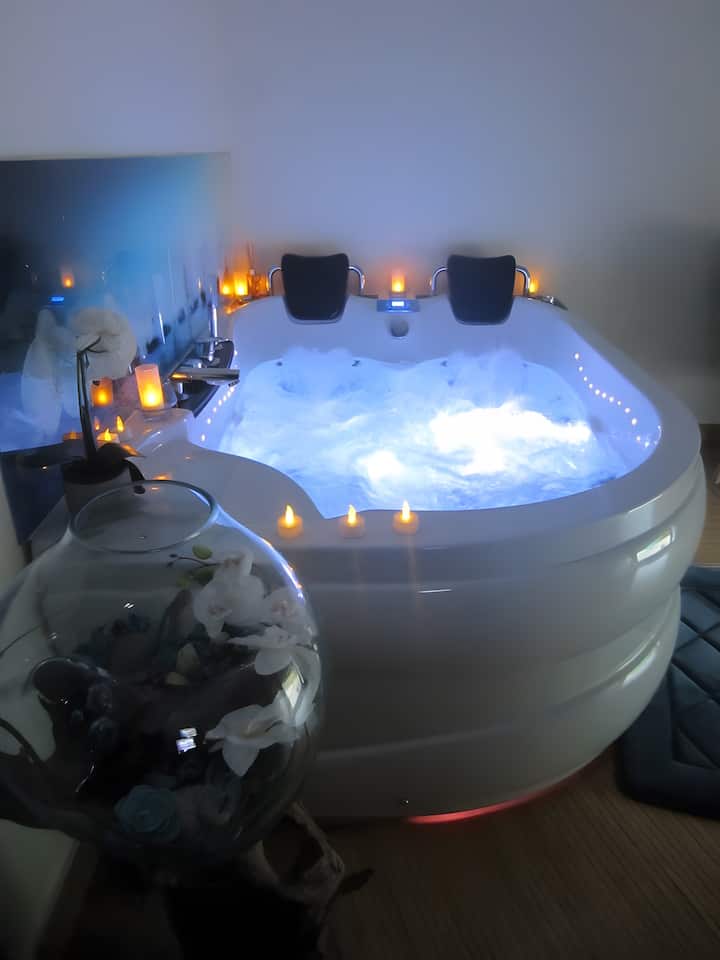 Balnéo Spa Cœur À Cœur Avec Piscine - Bagnols-sur-Cèze