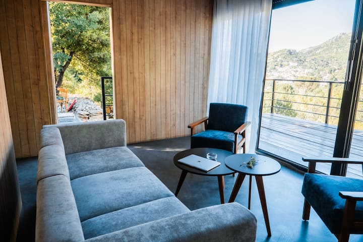 Cedar Cabin Escape, Solar, Terrace & Hiking - Liban