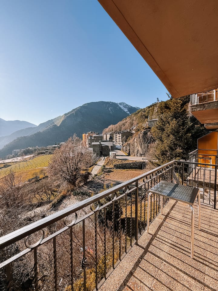 Habitación Triple Con Balcón Y Vistas - Andorre