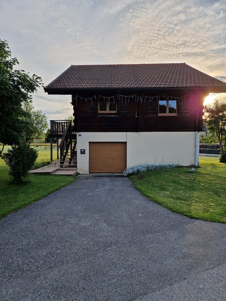 Joli Chalet Pour Amoureux De La Nature - Mouthe