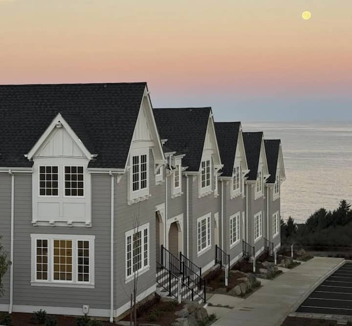 Coastal Tides- Depoe Bay Luxury! Brand New! - Depoe Bay, OR