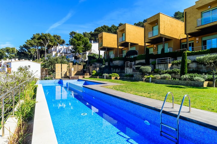 Maison De Ville Agréable Avec Piscine Commune,vue - Begur