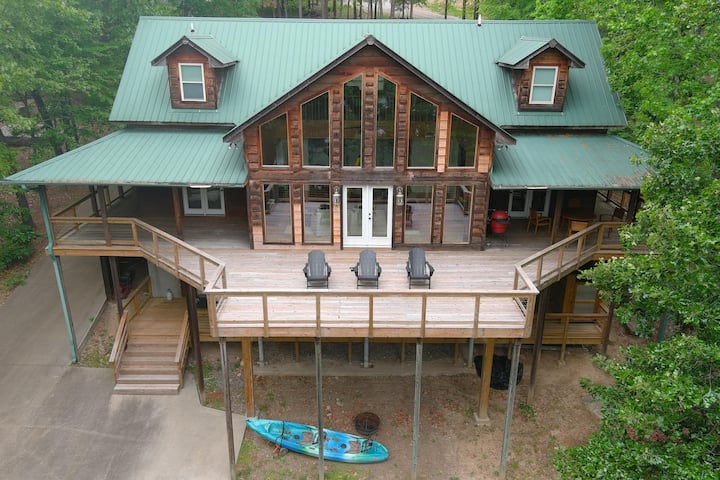 Belmont Acres | Lakefront W/ Heated Outdoor Shower - Heber Springs, AR