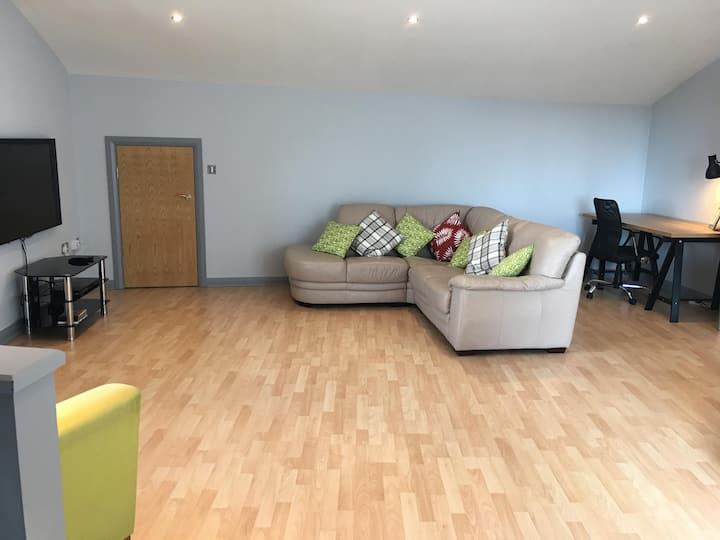 2 Bed Flat In Basingstoke Centre - Basingstoke