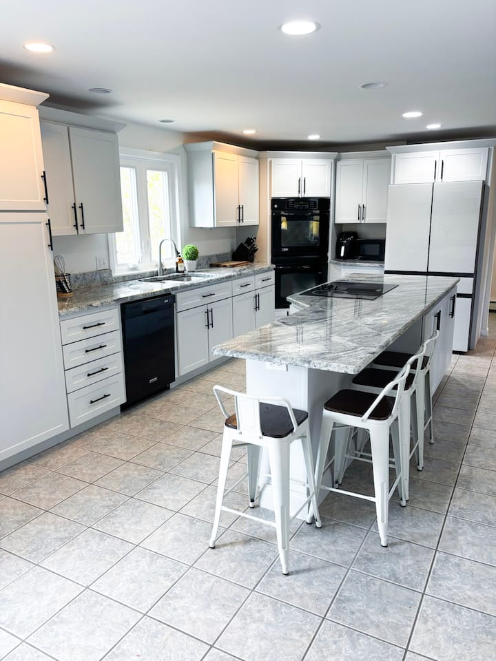 Family Home In A Desirable Portland Neighborhood - Portland, ME