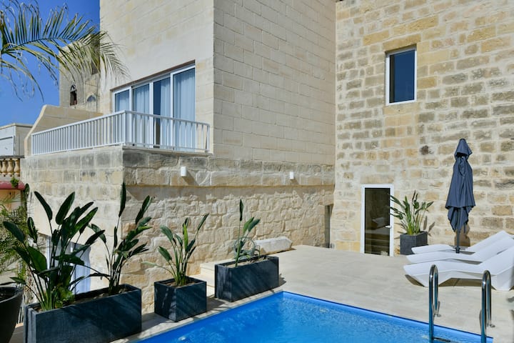 Xewkija - Townhouse With Pool - Malta