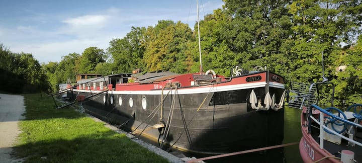 Séjour Romantique à Bord D'une Péniche - Châlons-en-Champagne