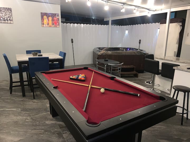 5 Bedroom Entertainment Home Sauna/pool Table - Miami Gardens, FL
