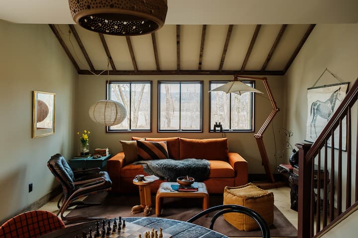 New Paltz Way Hotel - The Cottage - New Paltz, NY