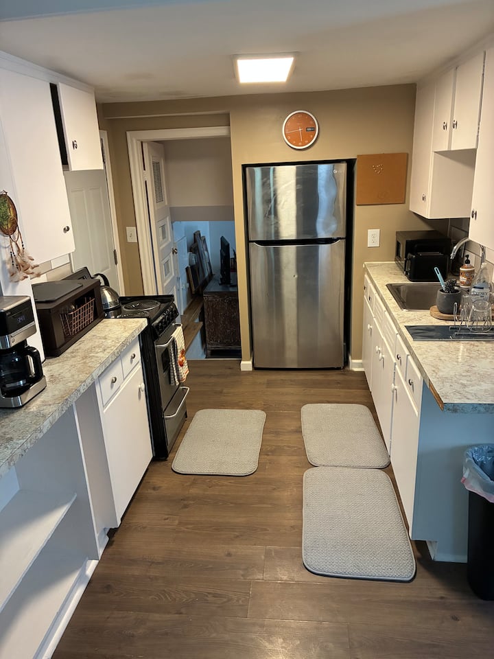 Cute, Private House Located In Middle Of Omaha - Omaha, NE