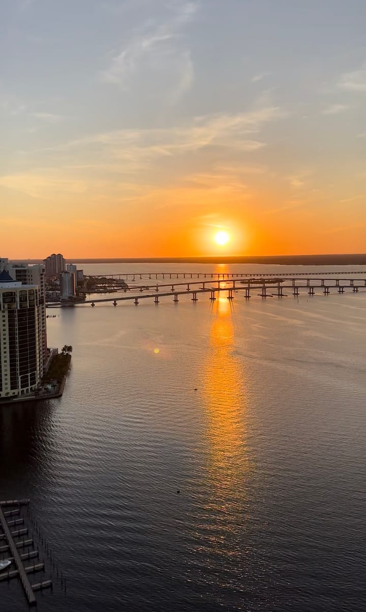 Oceanview Penthouse - Fort Myers, FL