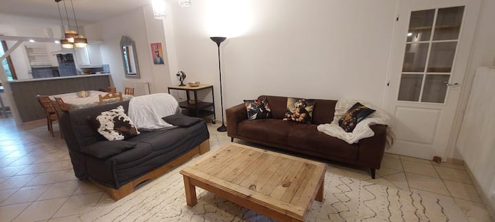 Grand Appartement 95m² + Terrasse • 10 Min Lac - Faverges