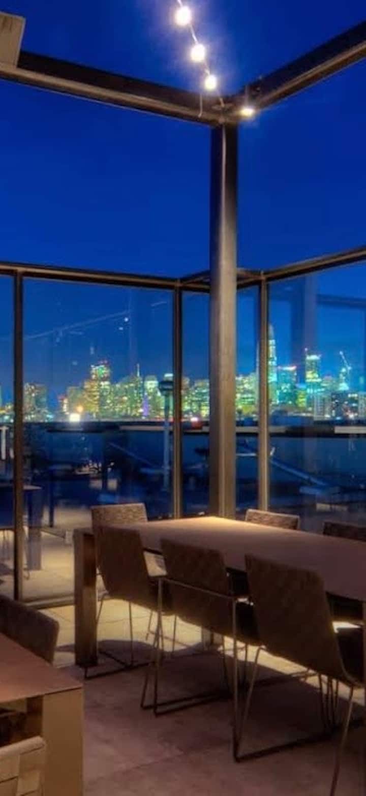 The Neo Room (Private Room In 2bed/2bath) - San Francisco, CA