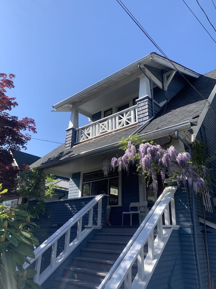 Private Suite-commercial Drive-15min From Downtown - Canada
