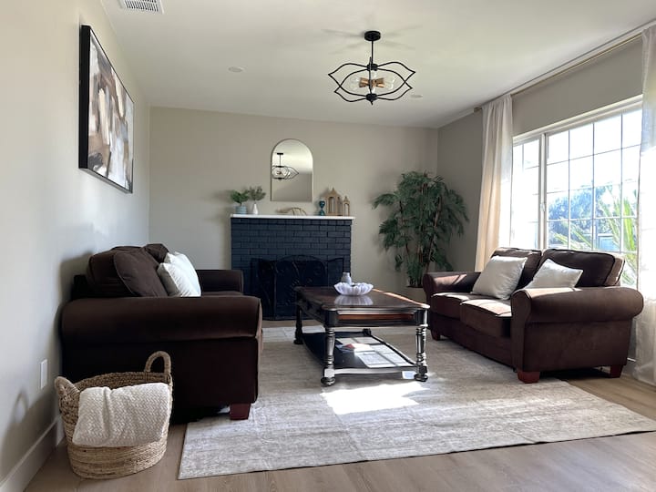 Tranquil 4bd/2ba Home Base In Center Of Ontario - 安大略