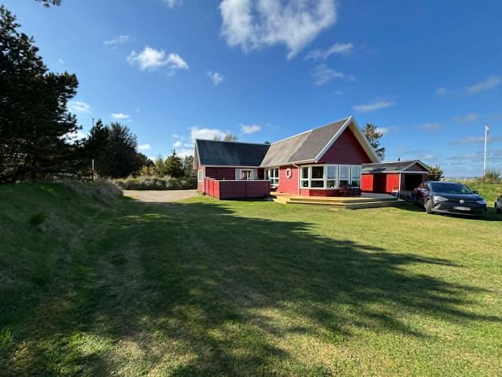 Skønt Sommerhus Lige Ned Til Ho Bugt. - Blåvand