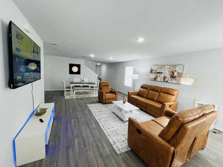 Cozy Waterside Home 5br | 2.5 Ba - Abilene, TX